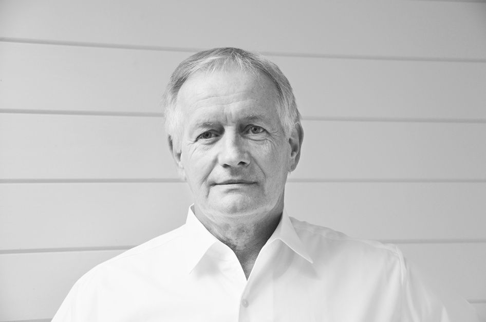 Robert Zoller – Cult - Design First