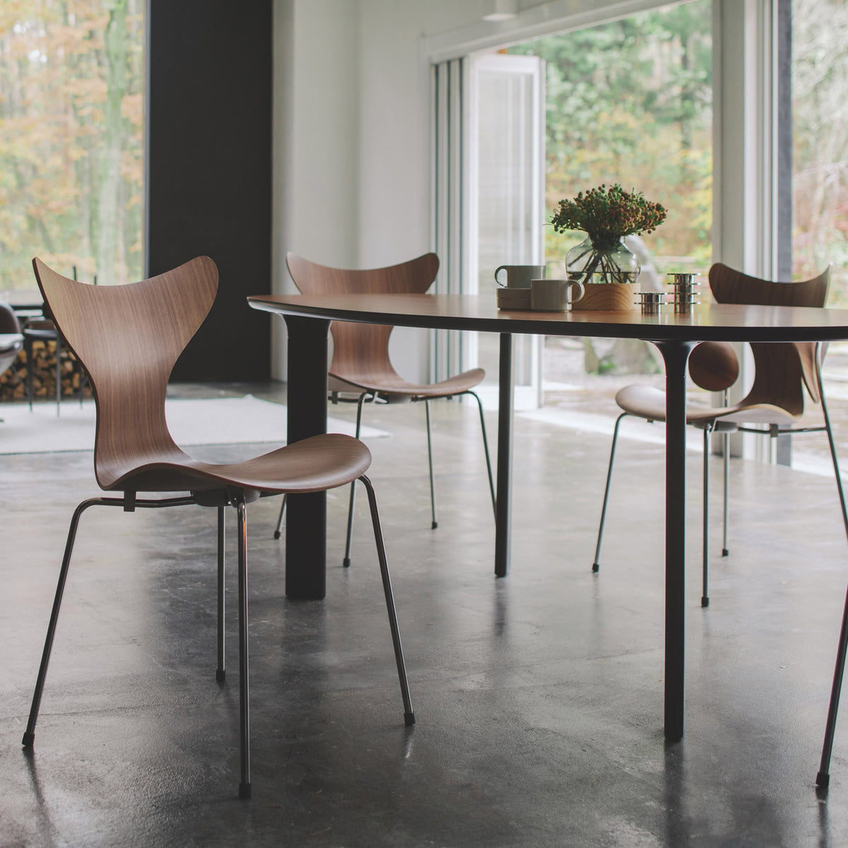Lily Seating Series – Cult - Design First